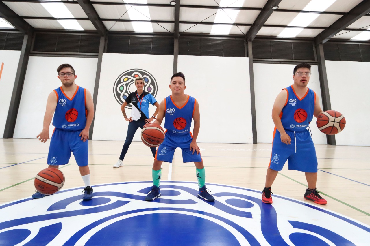 La coach que entrenó en línea a un equipo con discapacidad y los ...